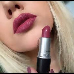 Mac Amorous Lipstick